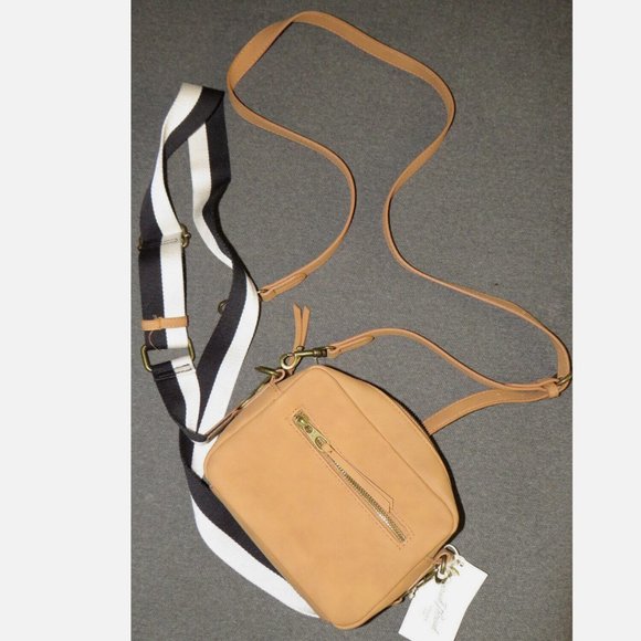 Universal Thread | Bags | Universal Thread Small Tan Adjustable Two ...